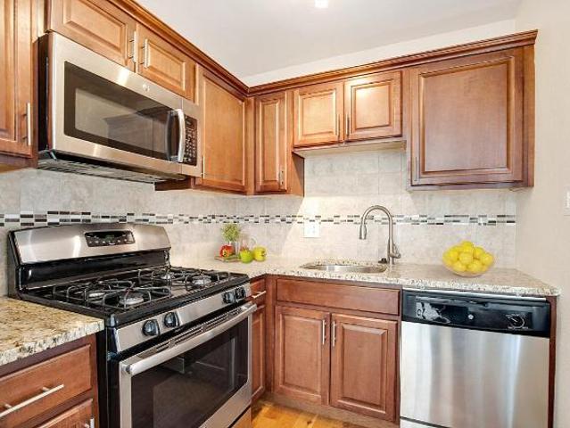 1 Br, 1 bath, Apartment 1580 Detroit Street