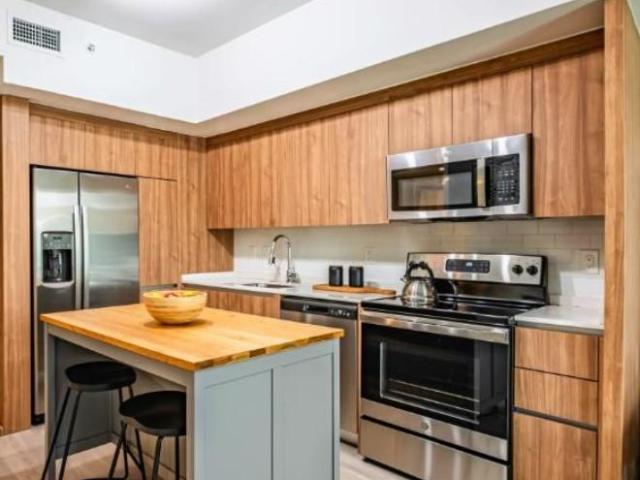 1 Br, 1 bath, Apartment 15955 NW 6th Ave