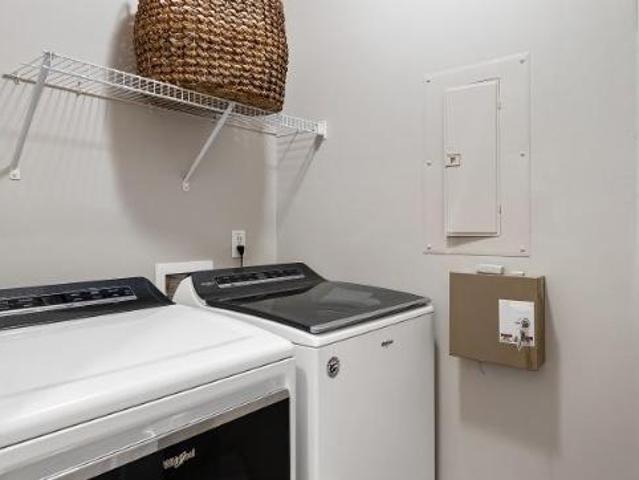 1 Br, 1 bath, Apartment 1500 Parklawn Dr
