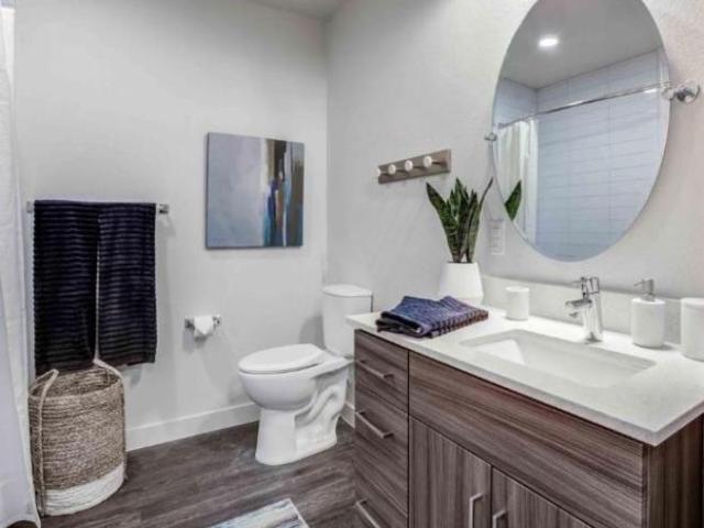 1 Br, 1 bath, Apartment 1505 N Central Ave