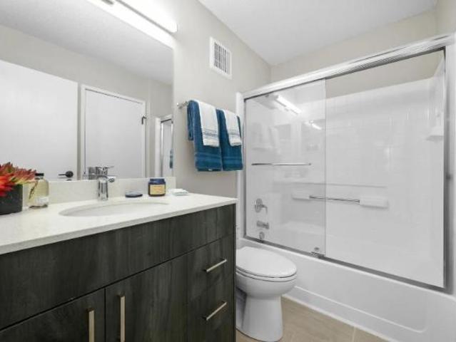 1 Br, 1 bath, Apartment 150 W St Charles Rd