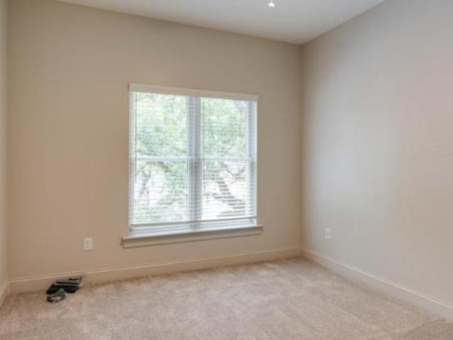 1 Br, 1 bath, Apartment 1512 Bull St