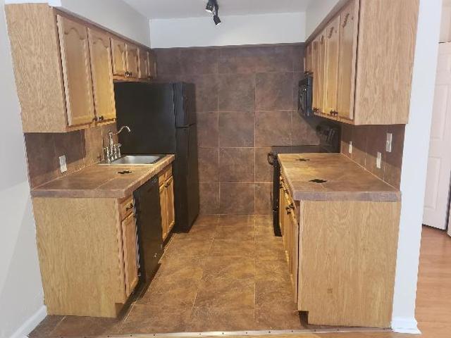 1 Br, 1 bath, Apartment 151 Robinson St