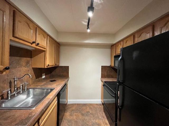 1 Br, 1 bath, Apartment 151 Robinson St