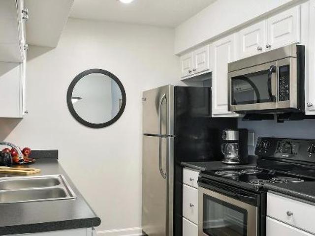 1 Br, 1 bath, Apartment 1521 E Franklin St