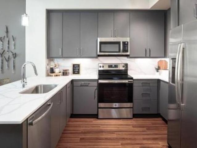 1 Br, 1 bath, Apartment 15250 Quorum Dr