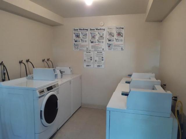 1 Br, 1 bath, Apartment 15340 Vanowen St