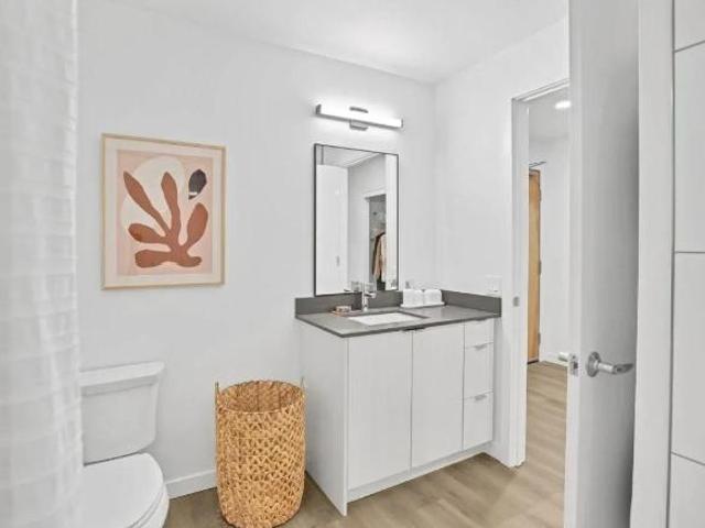 1 Br, 1 bath, Apartment 15 NW Park Ave