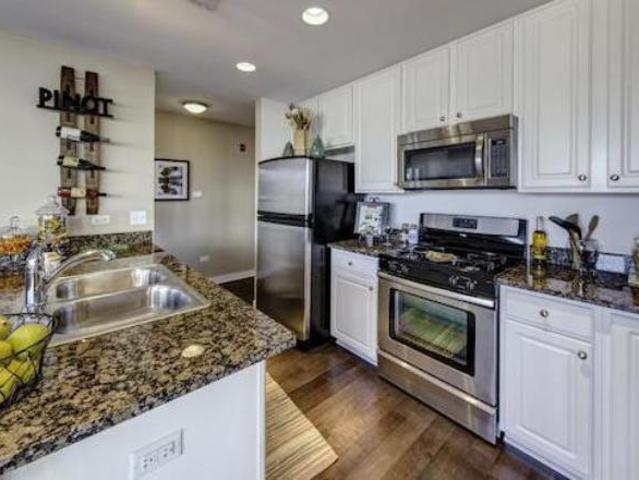 1 Br, 1 bath, Apartment 1646 River St
