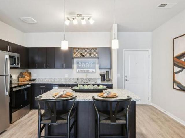 1 Br, 1 bath, Apartment 16551 W Springs Cir