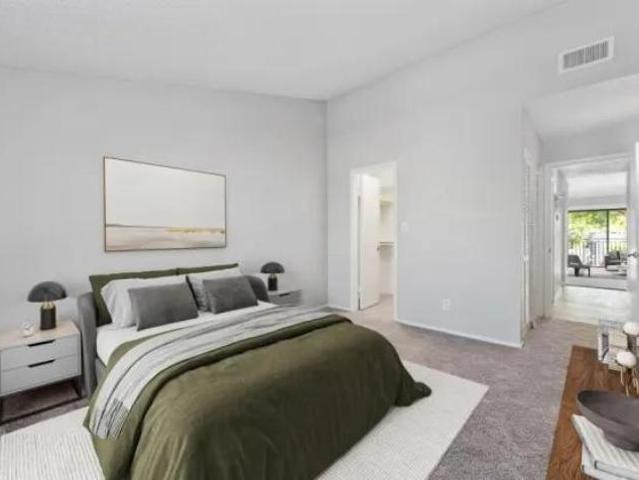 1 Br, 1 bath, Apartment 1666 S Ext Rd