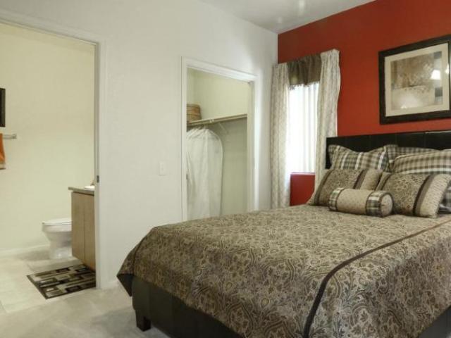 1 Br, 1 bath, Apartment 16671 N Litchfield Rd