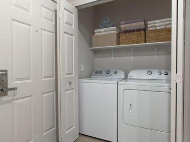 1 Br, 1 bath, Apartment 1670 Kettner Boulevard