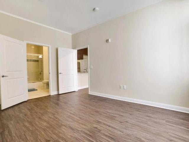1 Br, 1 bath, Apartment 16710 Ventura Blvd