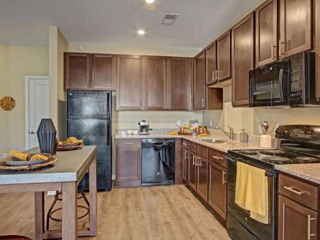 1 Br, 1 bath, Apartment 1680 Bluewater Way