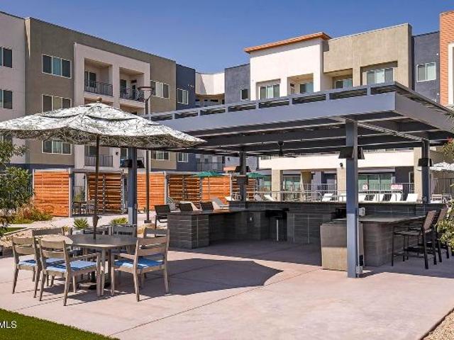 1 Br, 1 bath, Apartment 16985 W Van Buren Street
