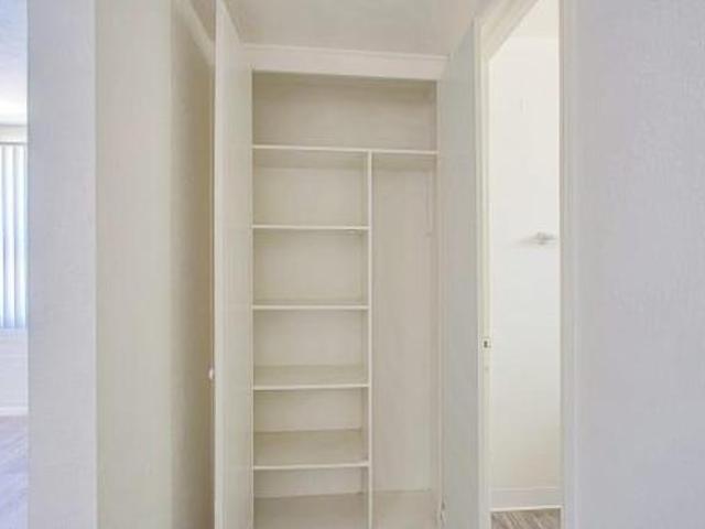 1 Br, 1 bath, Apartment 1600 W Highland Ave