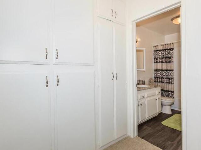 1 Br, 1 bath, Apartment 1601 West Orangethorpe