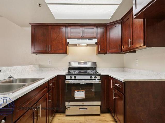 1 Br, 1 bath, Apartment 1602 North Ross St