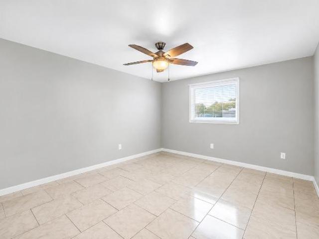 1 Br, 1 bath, Apartment 1604 Cardinal Lane