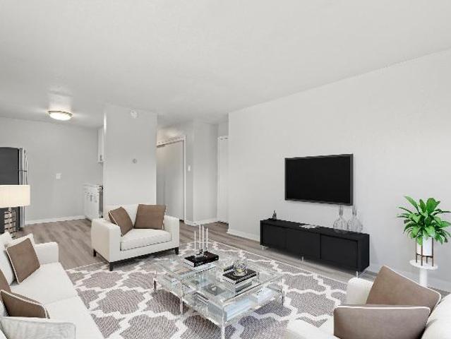 1 Br, 1 bath, Apartment 160 S Emerson Street