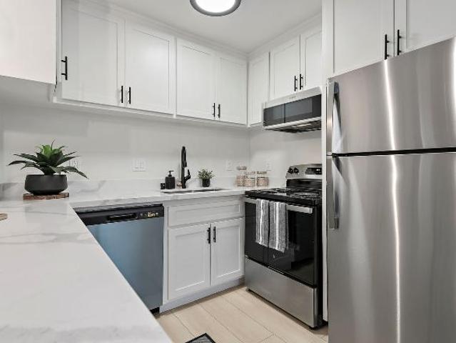 1 Br, 1 bath, Apartment 160 West Hamiliton Avenue