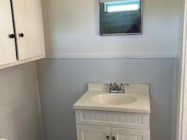 1 Br, 1 bath, Apartment 1611 Elizabeth Ave