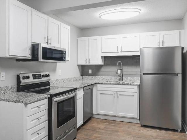 1 Br, 1 bath, Apartment 1742 Sam Rittenberg Blvd