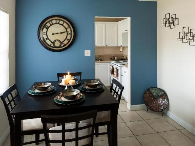 1 Br, 1 bath, Apartment 17600 NW 5th Ave