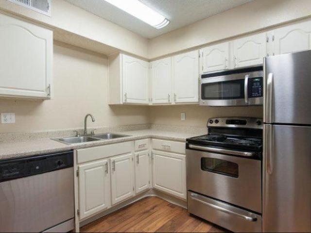 1 Br, 1 bath, Apartment 17717 Preston Rd