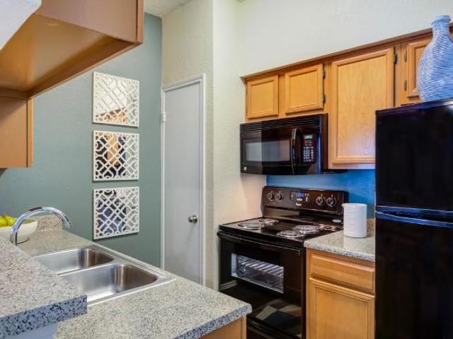 1 Br, 1 bath, Apartment 17717 Vail Street
