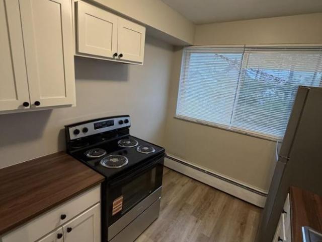 1 Br, 1 bath, Apartment 17731 Lakeshore Boulevard