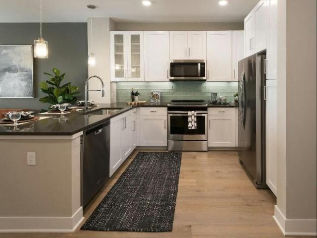 1 Br, 1 bath, Apartment 17777 N Scottsdale Rd