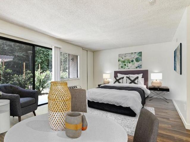1 Br, 1 bath, Apartment 17808 Sherman Way