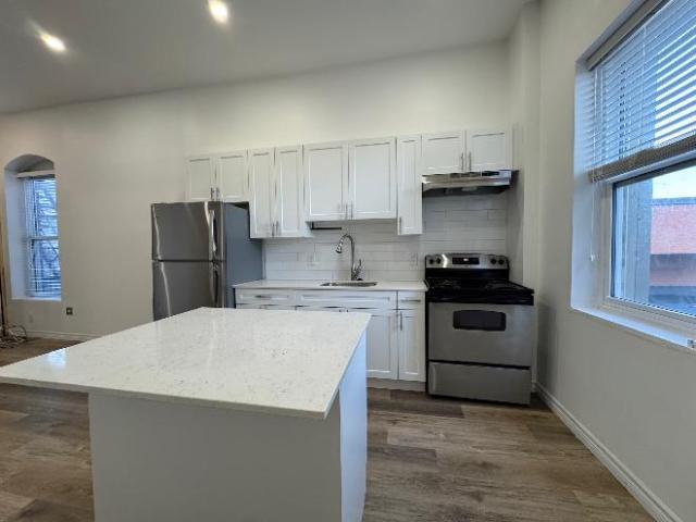 1 Br, 1 bath, Apartment 178 Front Street North
