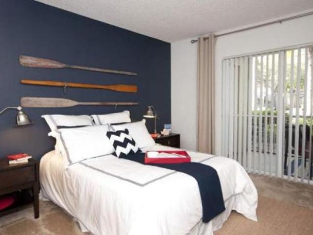 1 Br, 1 bath, Apartment 17900 NE 31st Court
