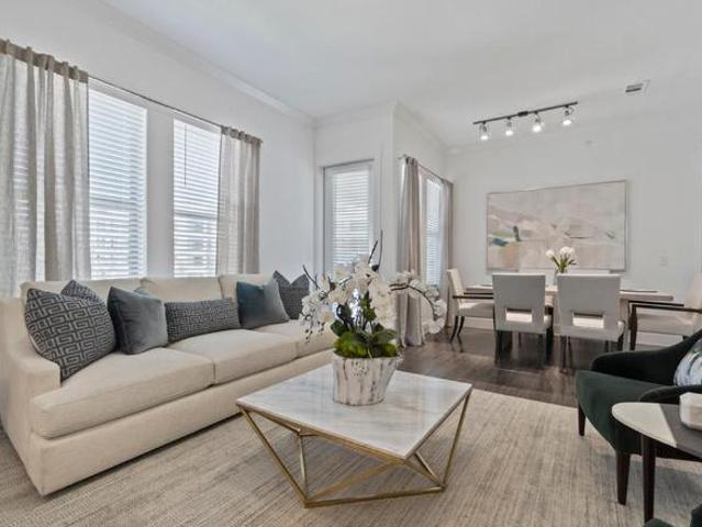 1 Br, 1 bath, Apartment 1790 Mercer Parkway