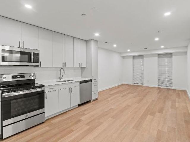 1 Br, 1 bath, Apartment 1701 North Front Street