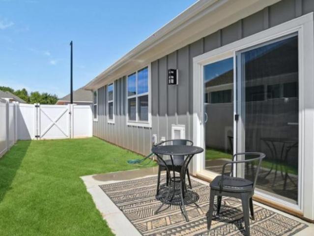 1 Br, 1 bath, Apartment 1702 Rocky River