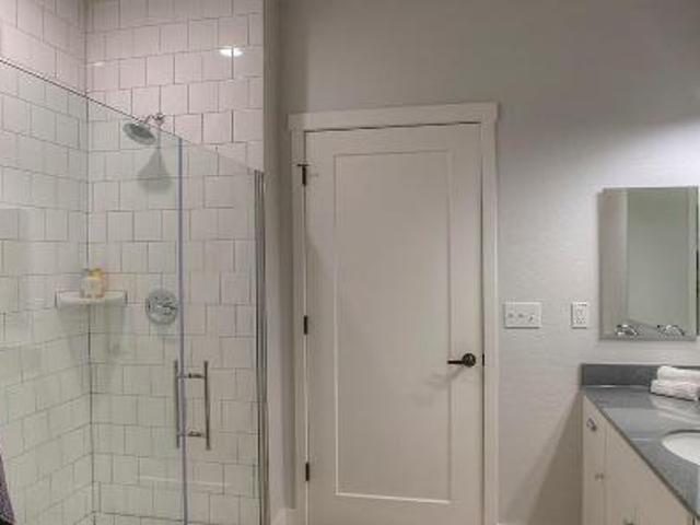 1 Br, 1 bath, Apartment 170 W Cullumber Ave