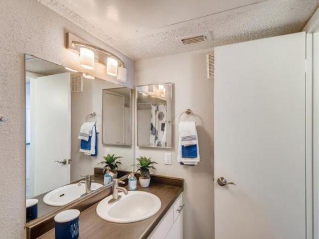1 Br, 1 bath, Apartment 1710 S Gilbert Rd
