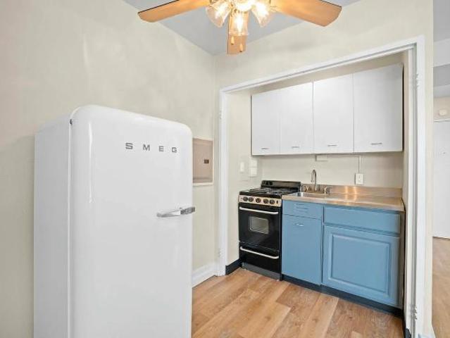 1 Br, 1 bath, Apartment 1717 SW Park Ave
