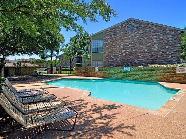 1 Br, 1 bath, Apartment 1720 Valley View Ln