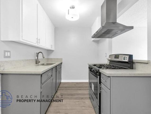 1 Br, 1 bath, Apartment 1725 Lemon Ave