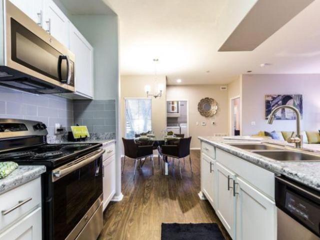 1 Br, 1 bath, Apartment 17374 N 89th Ave