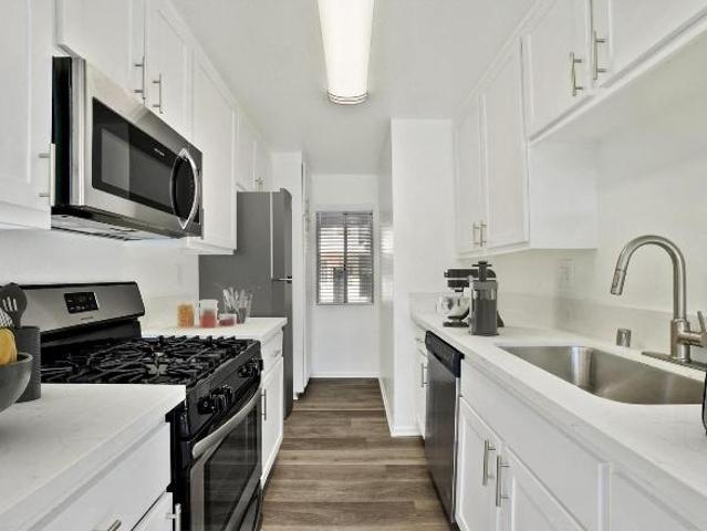 1 Br, 1 bath, Apartment 18541 Vincennes St