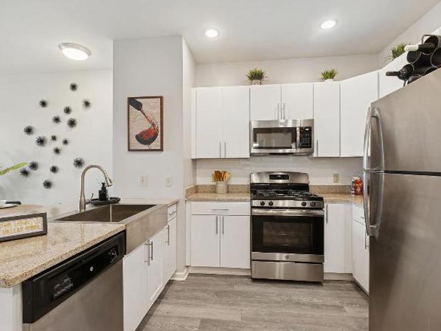 1 Br, 1 bath, Apartment 1876 Minutemen Ln