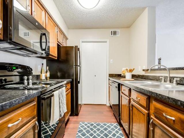 1 Br, 1 bath, Apartment 18790 Lloyd Drive