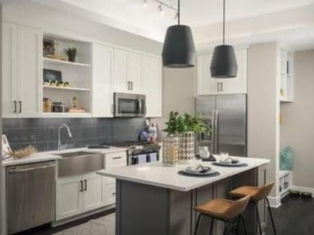 1 Br, 1 bath, Apartment 188 E Jefferson St