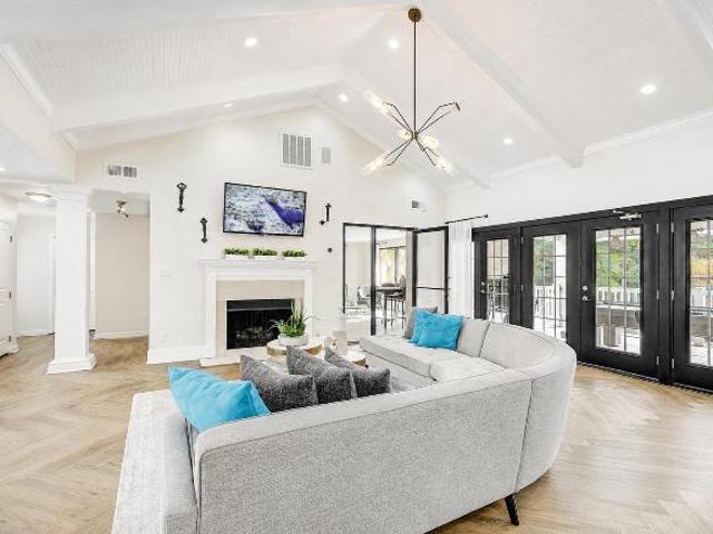 1 Br, 1 bath, Apartment 1800 Windridge Drive